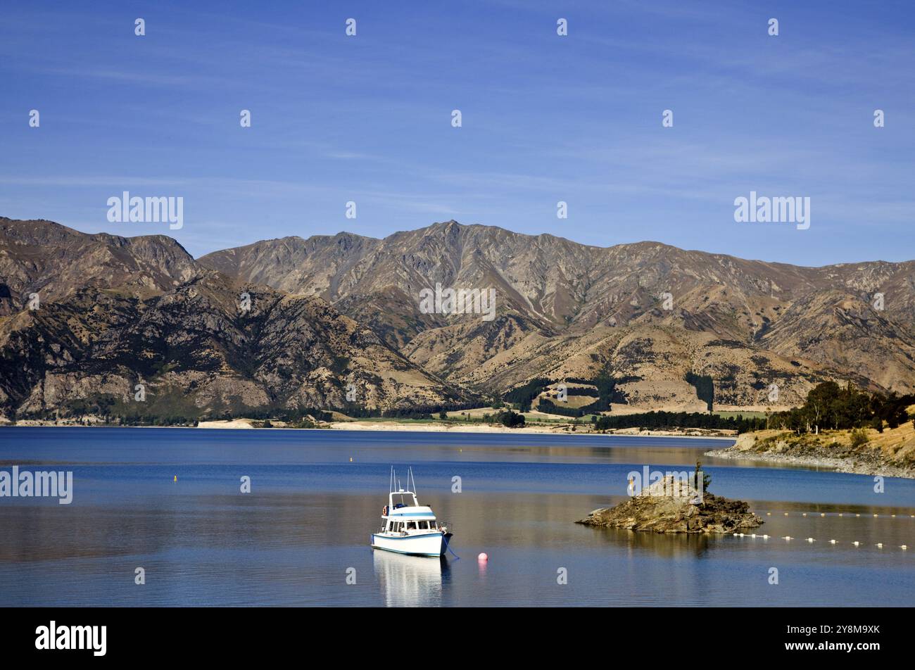 Lake Hawea New Zealand South Island Wanaka Stock Photo - Alamy
