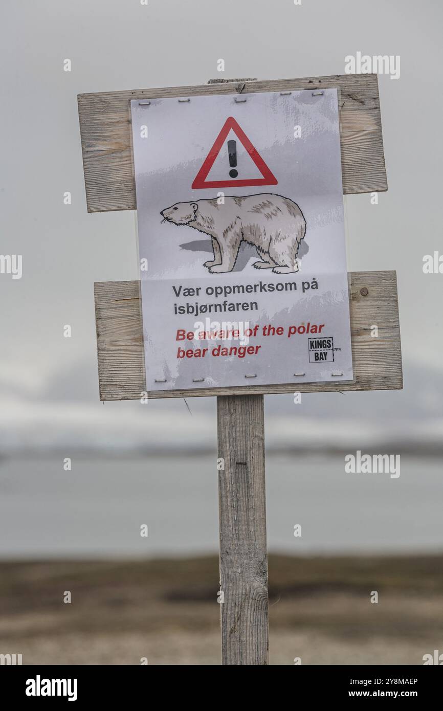 Warning sign, polar bears, danger, Ny-Alesund, Spitsbergen, Norway ...