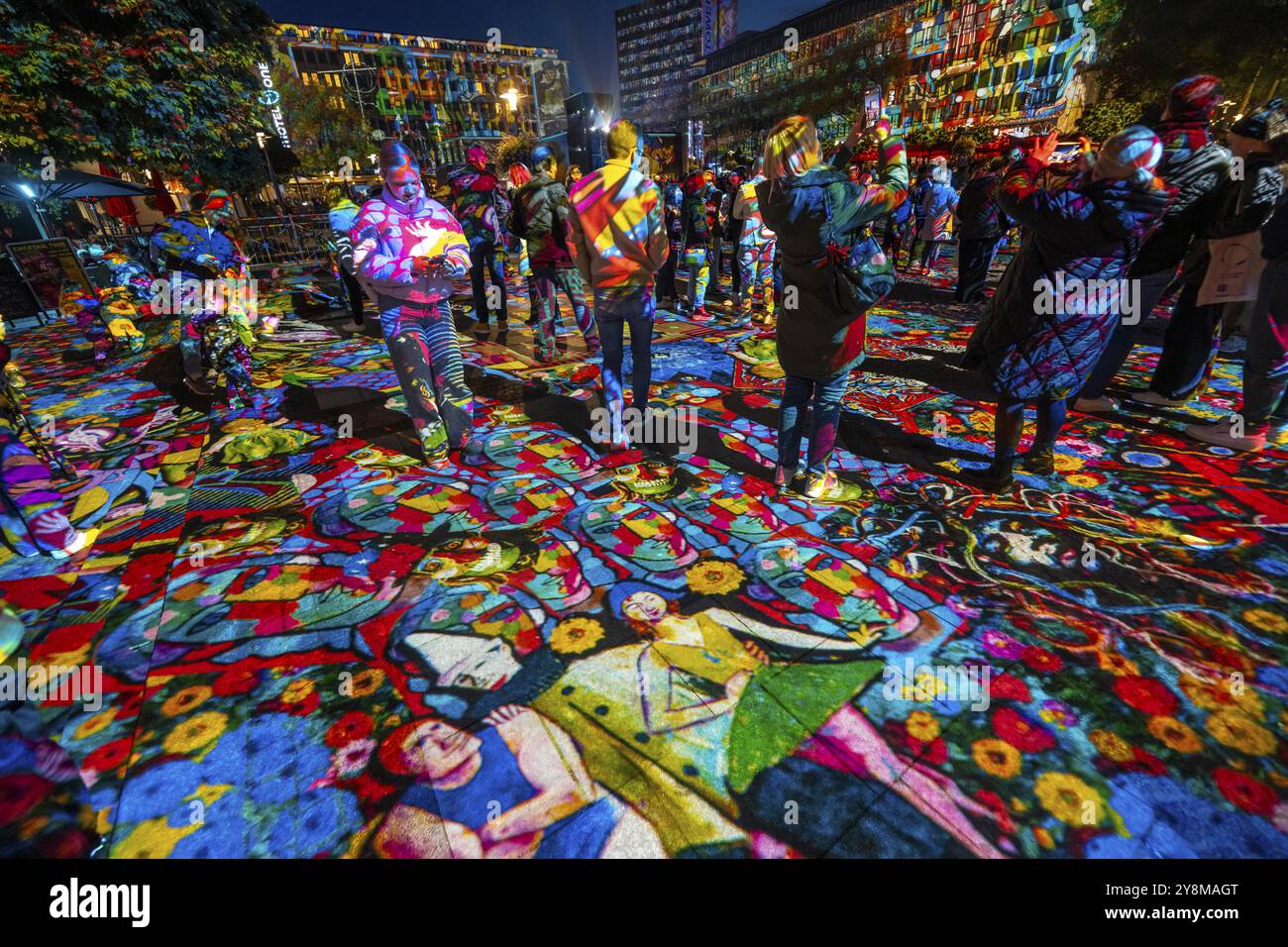 Essen Light Festival, in the city centre, light art on Kennedyplatz ...