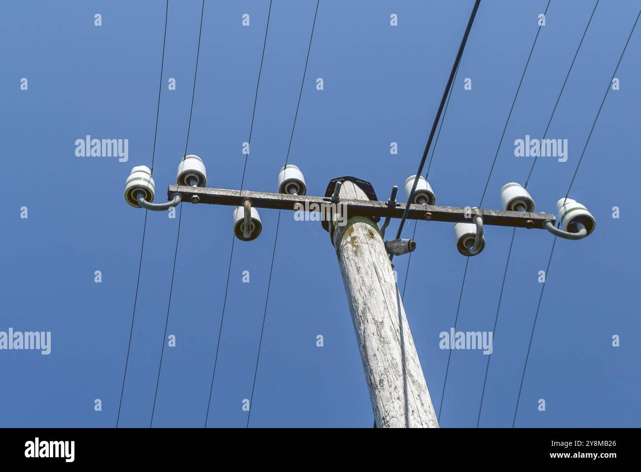 Wooden electricity pylon, electricity pylon with ceramic insulators ...