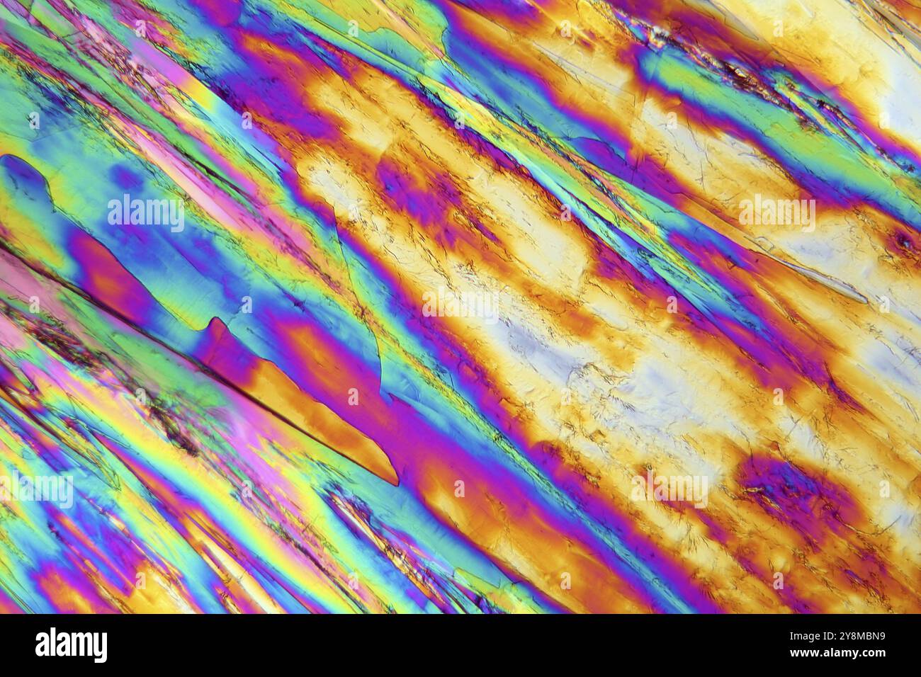 Vitamin B crystals under the microscope Stock Photo - Alamy