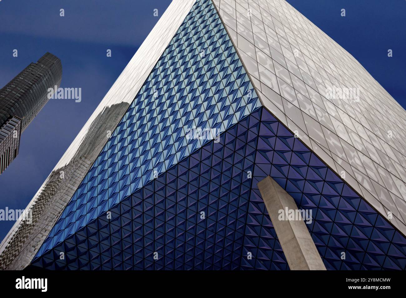 Ryerson University Toronto Yonge Street Downtown busy Stock Photo - Alamy