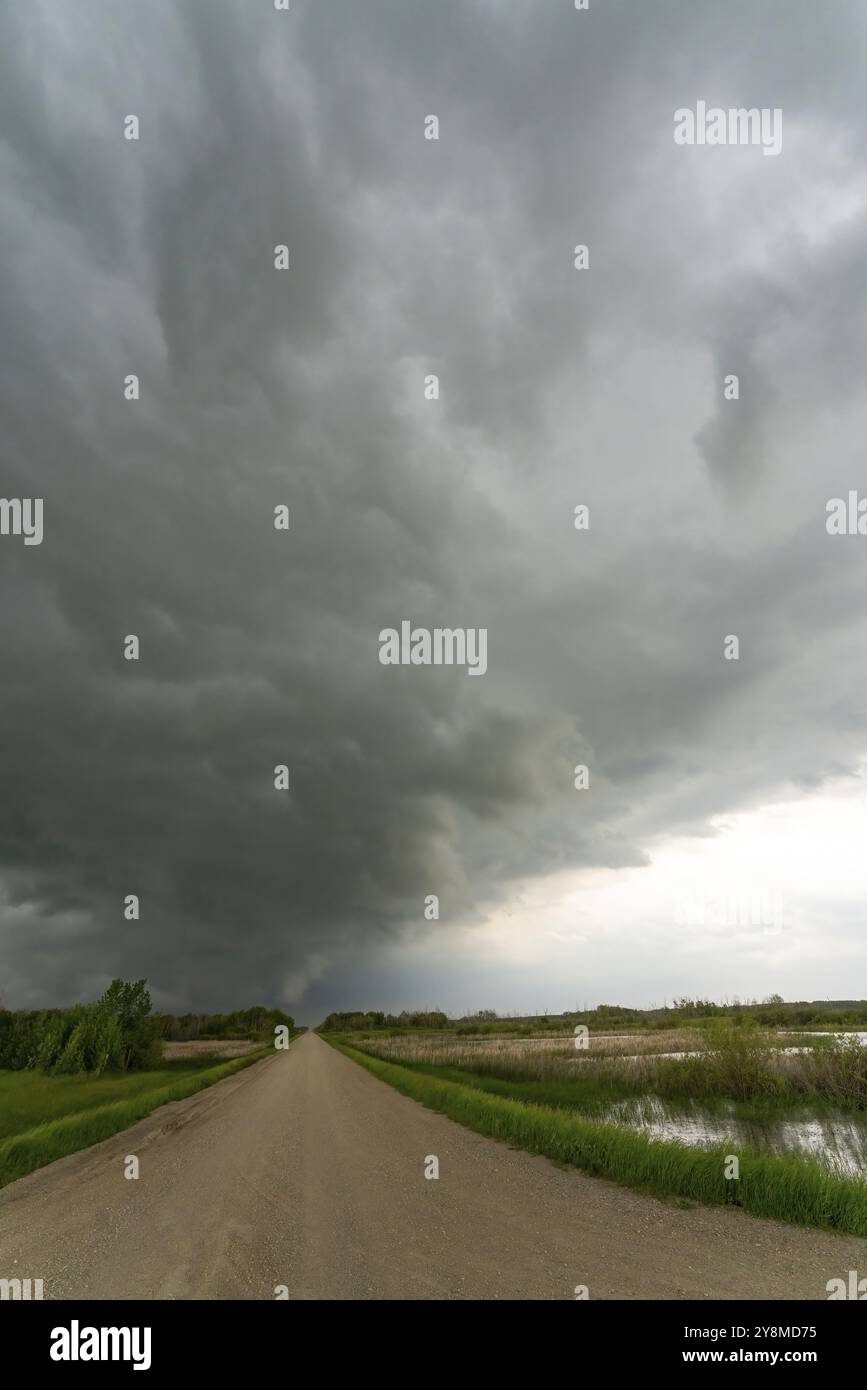 Summer Storms in the Canadian Prairies Dramatic Scenes Stock Photo - Alamy