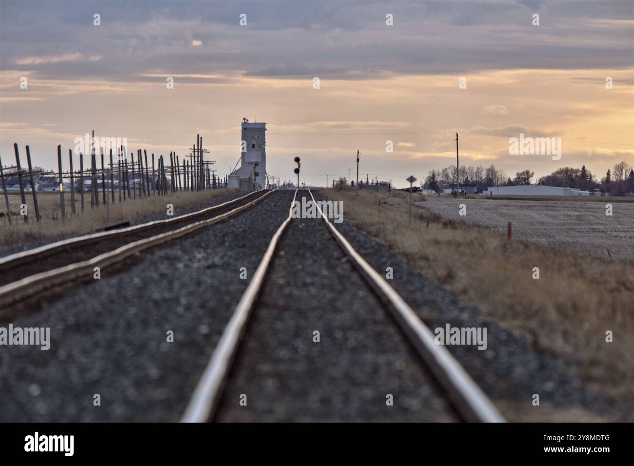Train Tracks Sunset Prairie Grain Elevator Saskatchewan Stock Photo - Alamy