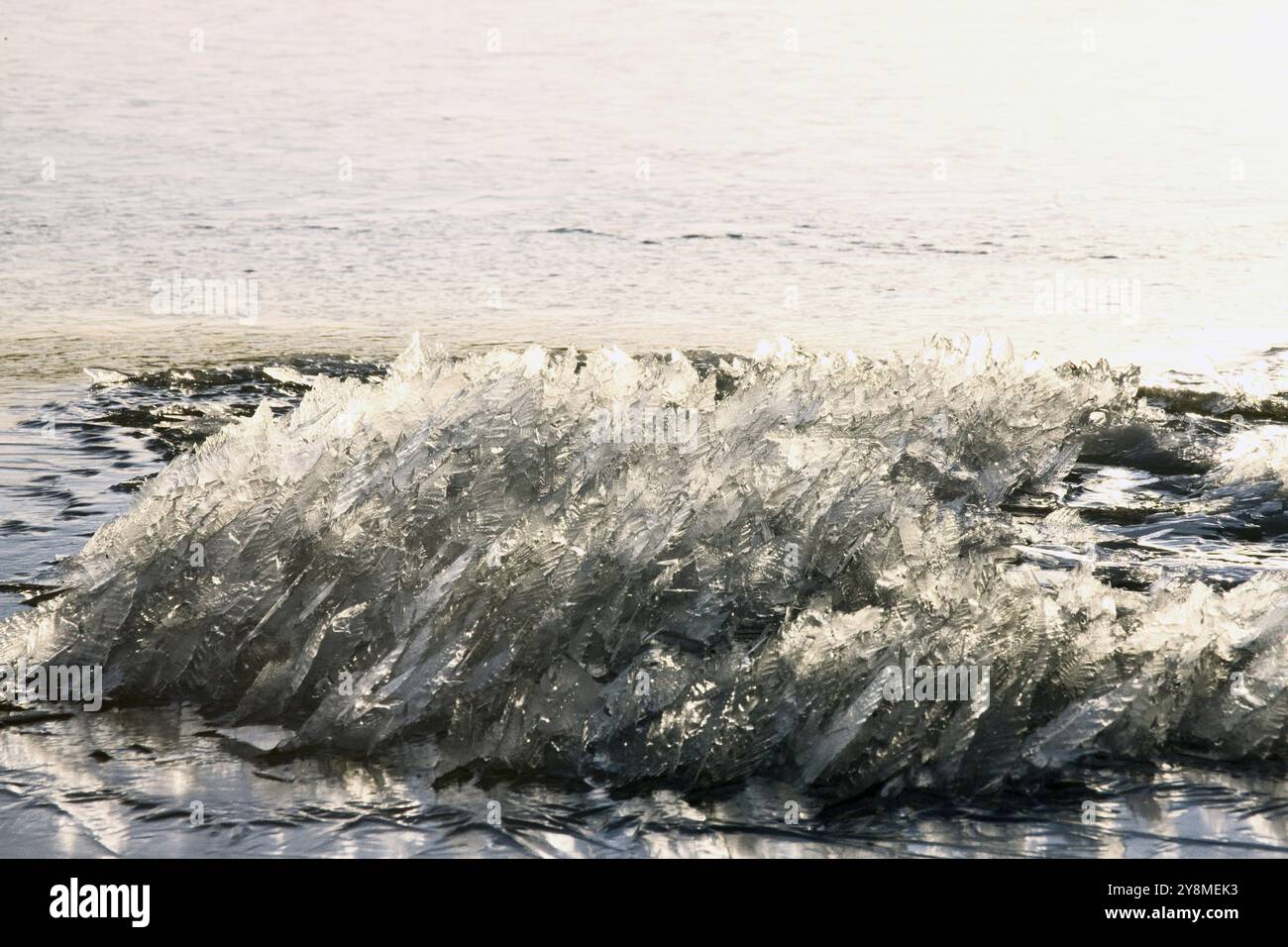 Ice forming lake hi-res stock photography and images - Alamy