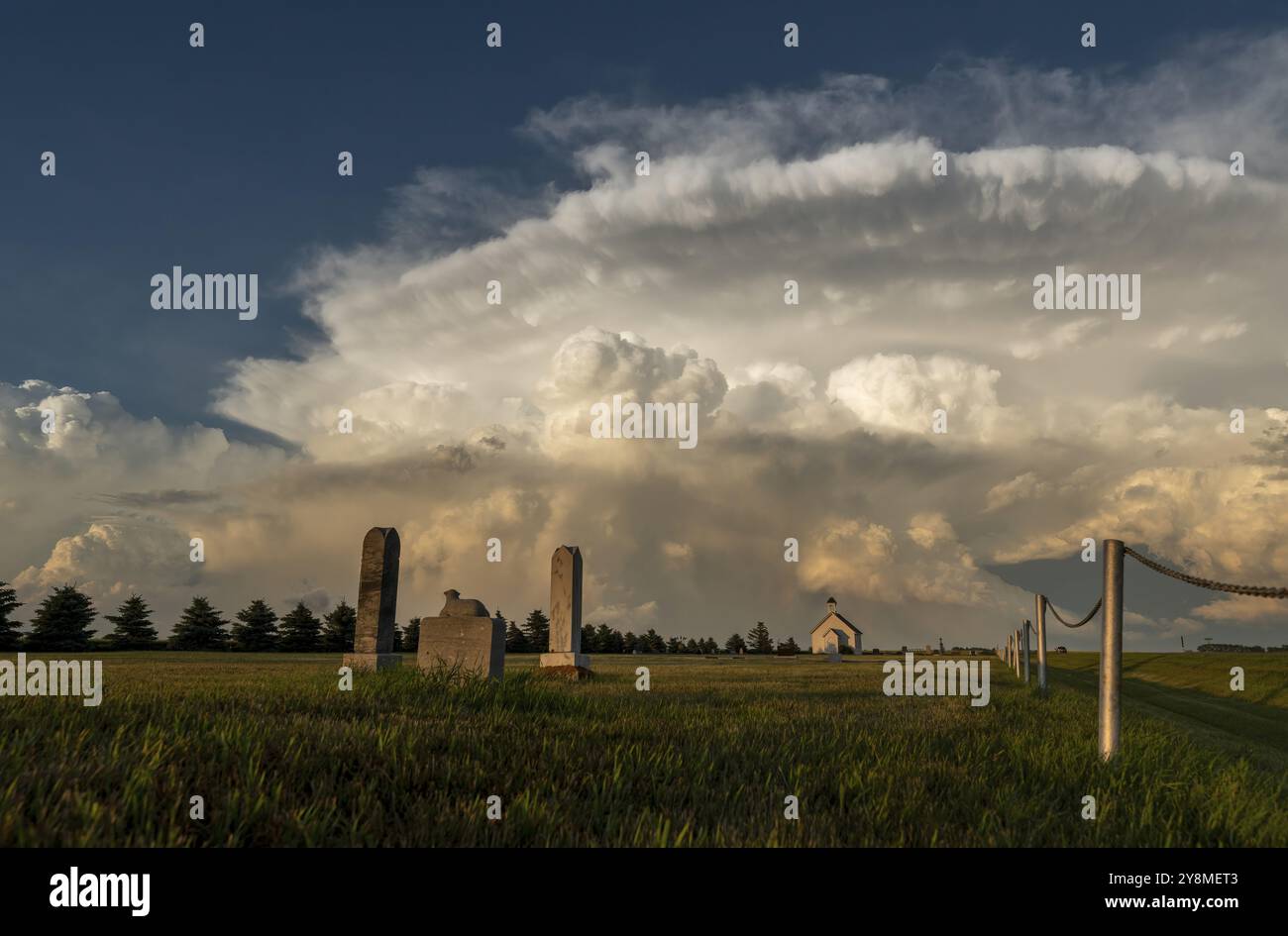 Summer Storms in the Canadian Prairies Dramatic Scenes Stock Photo - Alamy