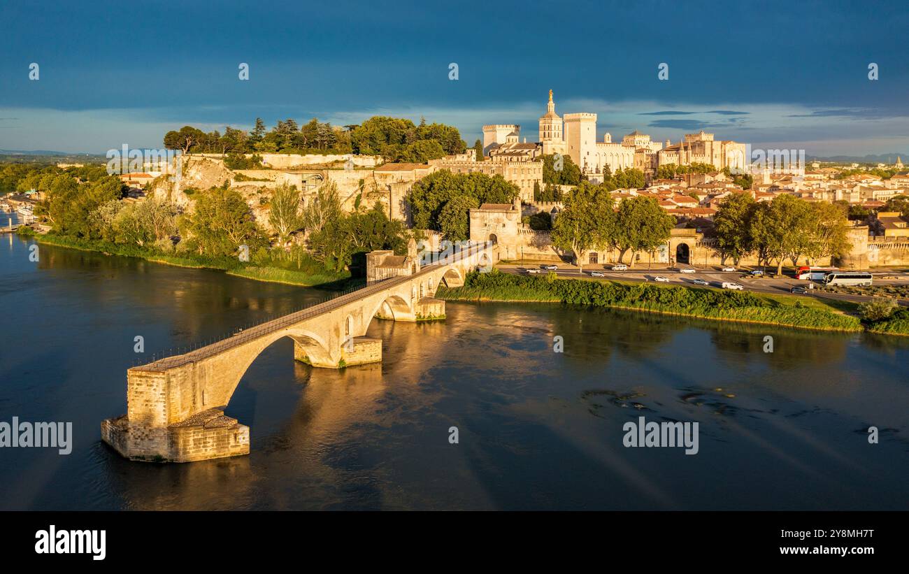 Beautiful view of Avignon with famous bridge Saint-Benezet, medieval ...