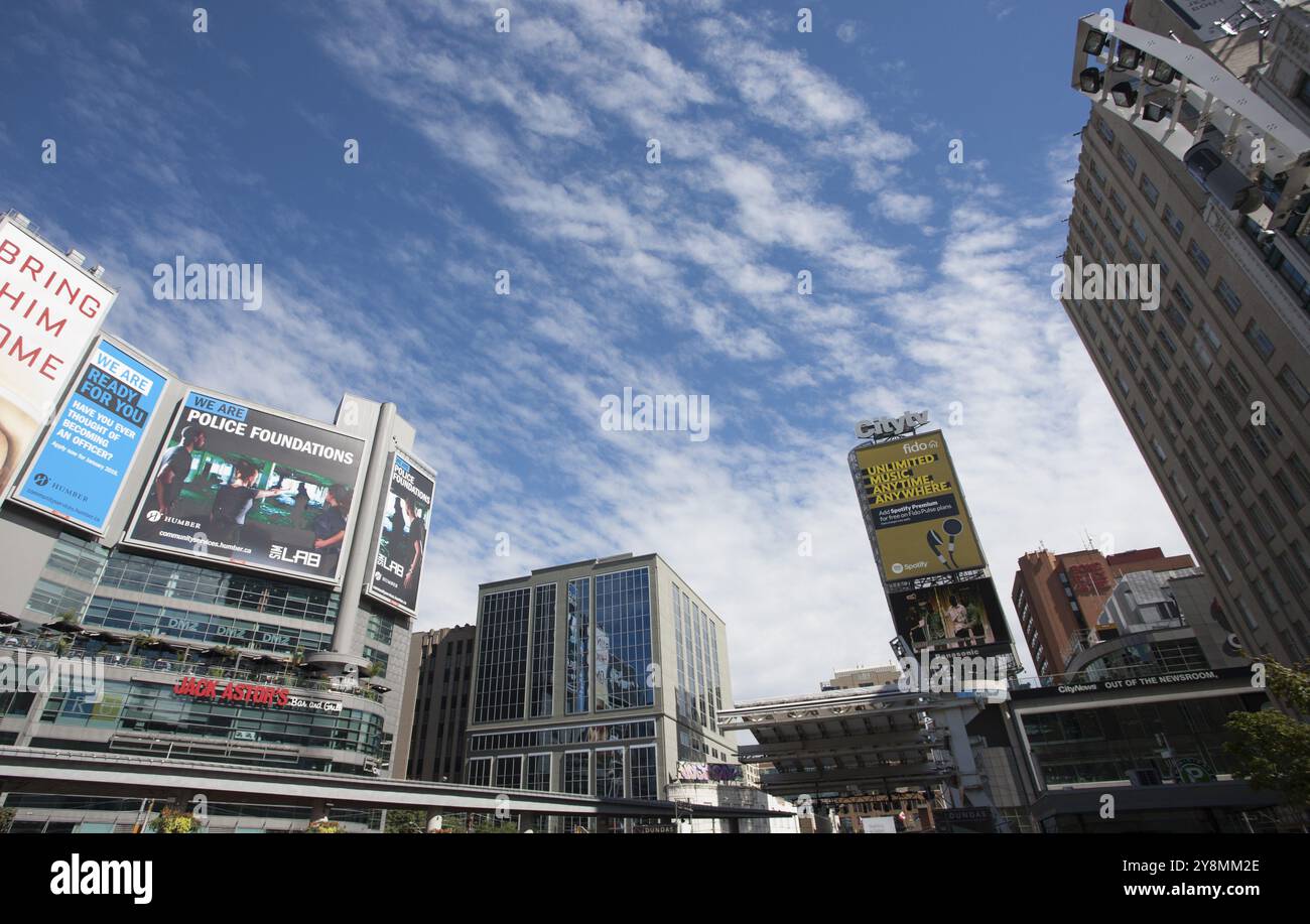 Toronto Downtown urban city blue sky modern Stock Photo - Alamy