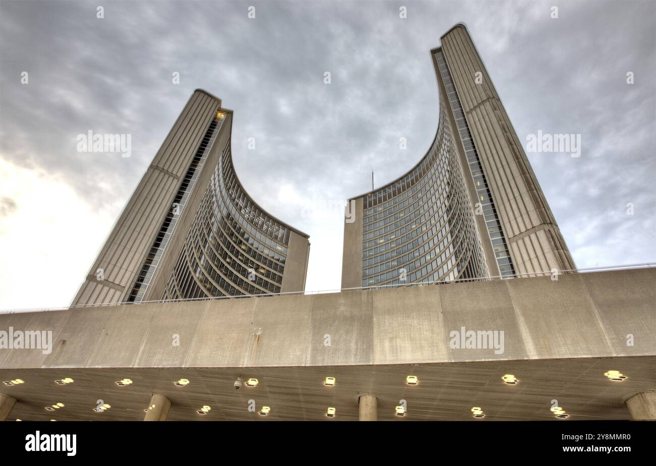 Curved building in downtown toronto hi-res stock photography and images ...