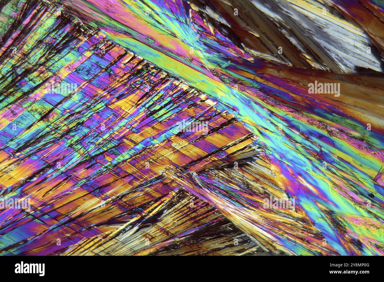 Vitamin B crystals under the microscope Stock Photo - Alamy