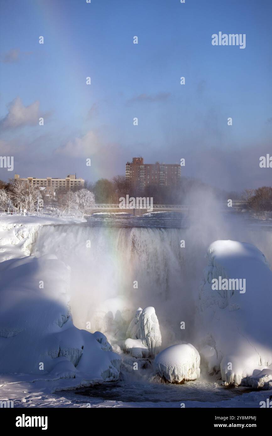 Winter Niagara Falls frozen snow and ice Stock Photo - Alamy