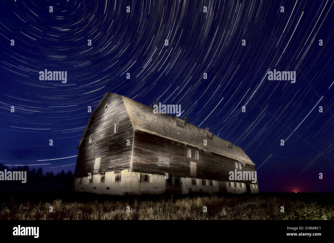 Night Barn Star Trails Farm Scene Saskatchewan Stock Photo - Alamy