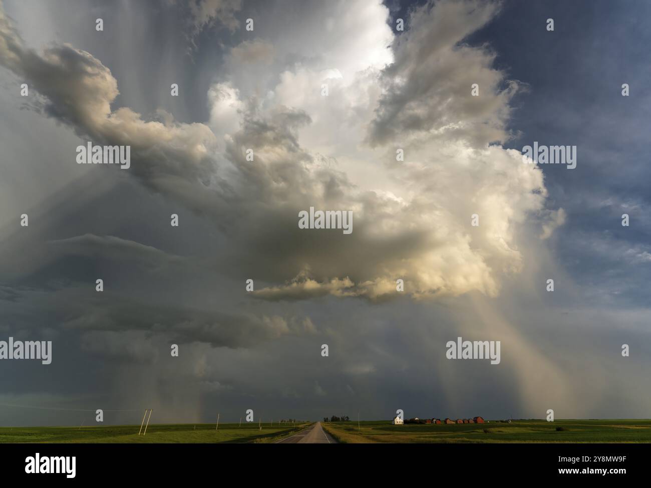Summer Storms in the Canadian Prairies Dramatic Scenes Stock Photo - Alamy
