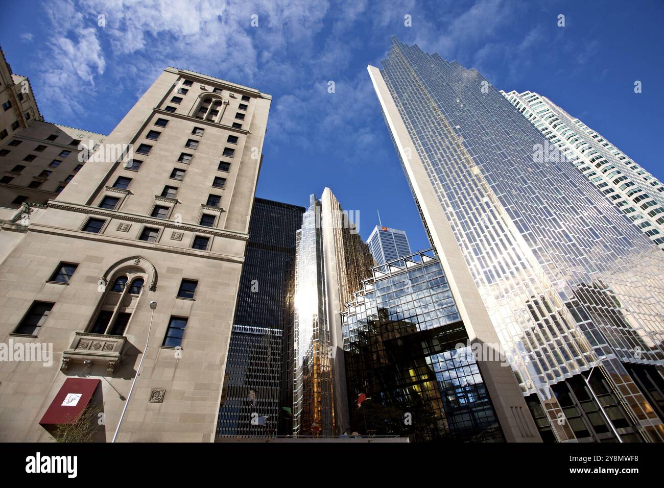 Toronto tower blocks hi-res stock photography and images - Alamy