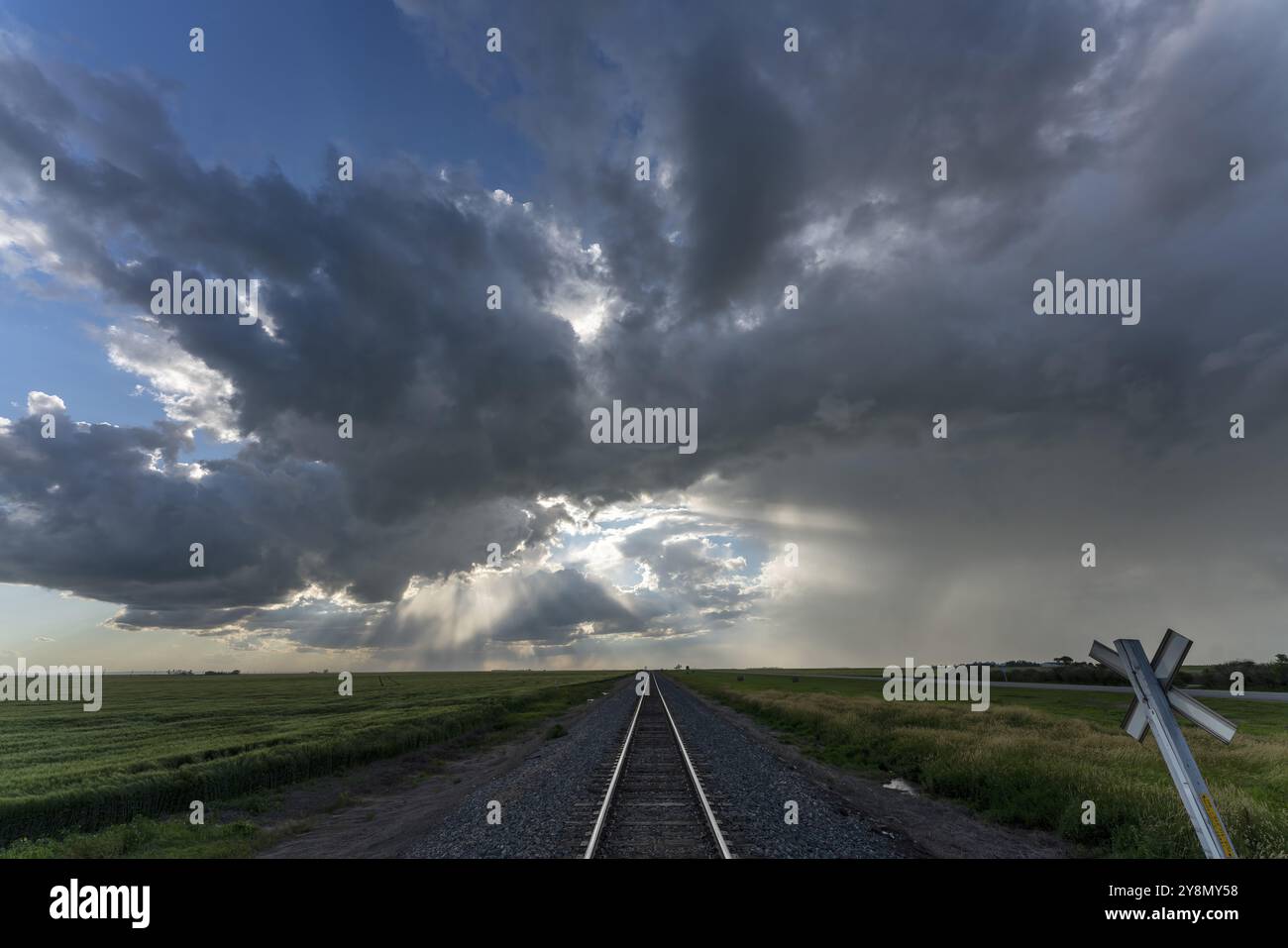 Summer Storms in the Canadian Prairies Dramatic Scenes Stock Photo - Alamy