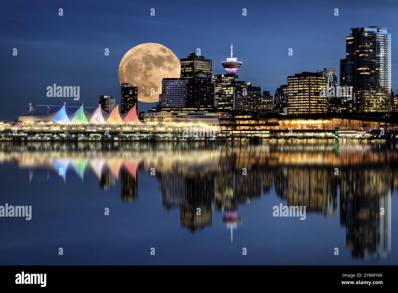 City night full moonlight hi-res stock photography and images - Alamy
