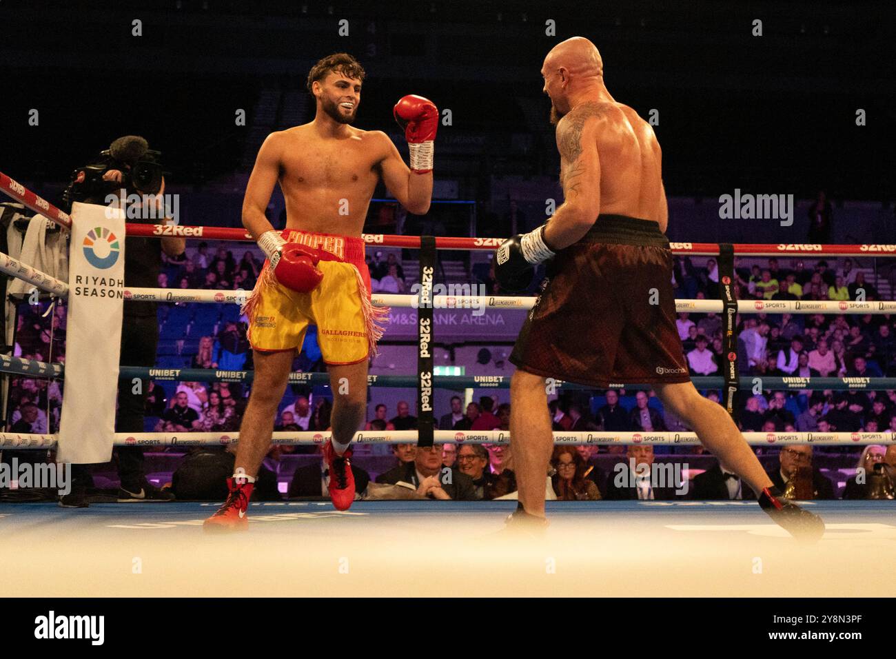 Liverpool, UK. 05th Oct, 2024. Nick Ball vs Ronny Rios - Saturday 5th ...