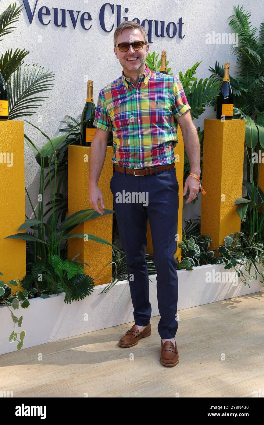 PACIFIC PALISADES, CA - OCTOBER 05: Chris Hardwick at Veuve Clicquot ...