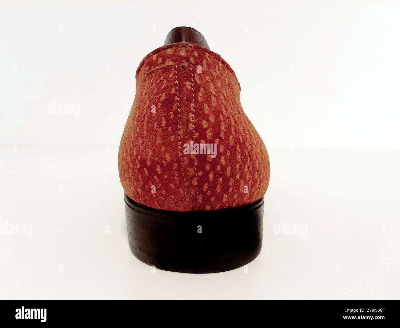 Bespoke shoemaking hi-res stock photography and images - Alamy