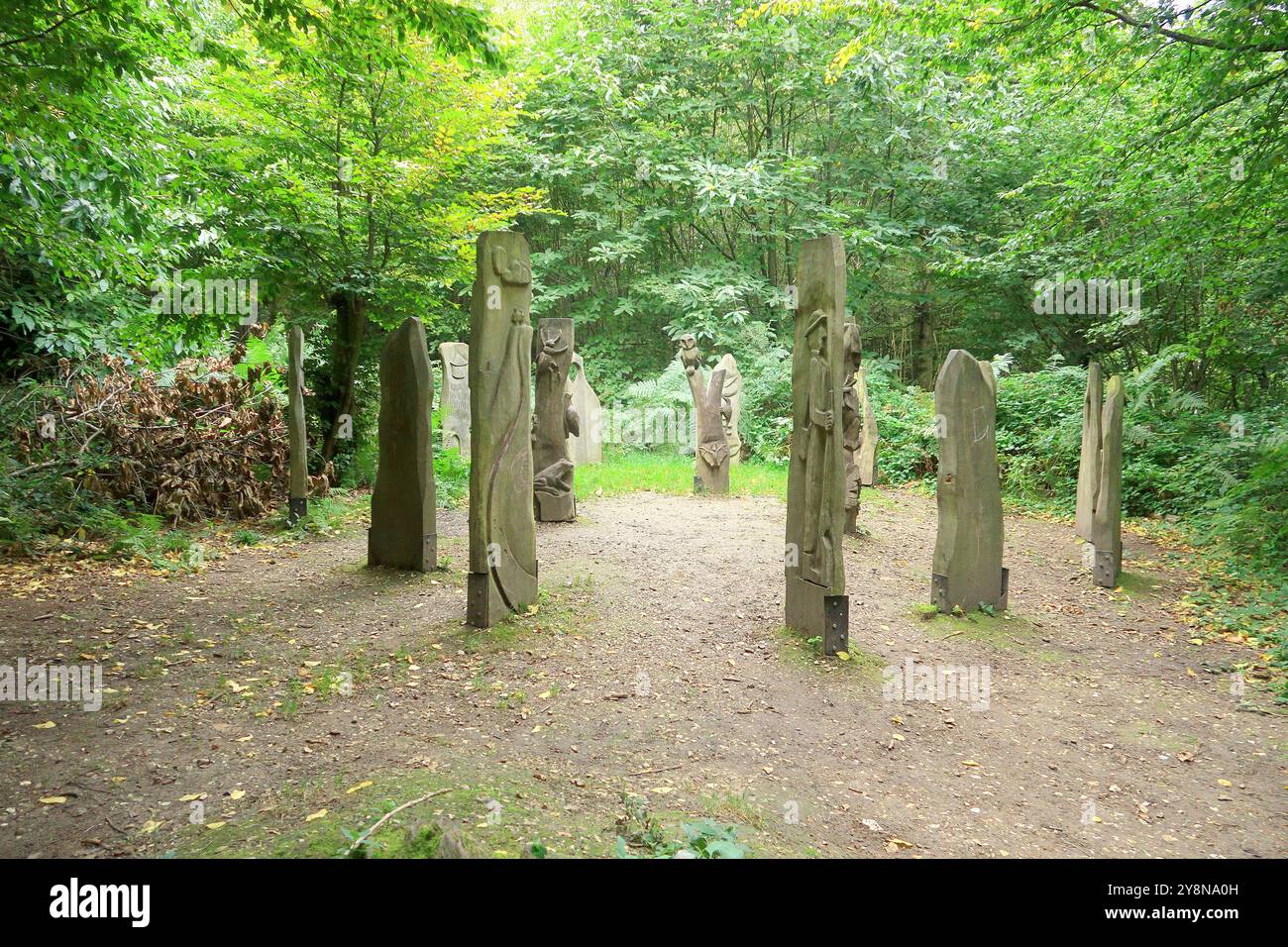 Wooden circle in Trosley country park Stock Photo - Alamy