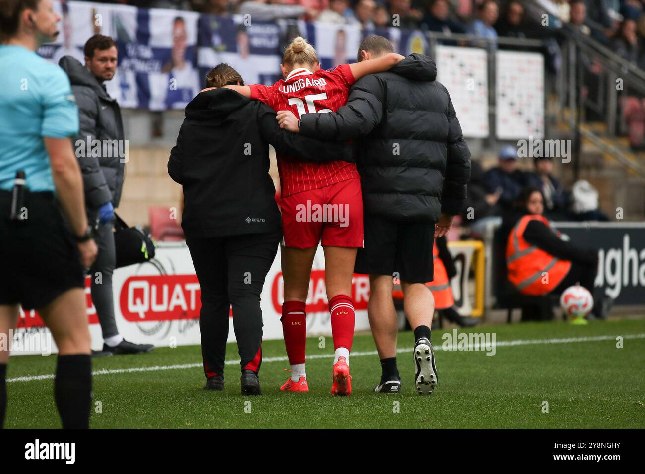 London, UK. 06th Oct, 2024. Sofie Lundgaard of Liverpool Women goes ...