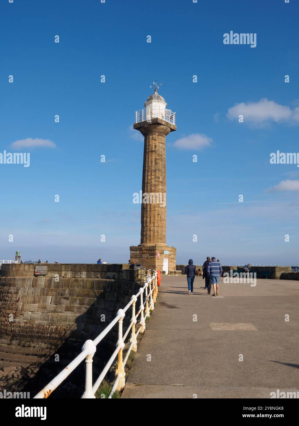 The West Pier lighthouse Whitby Harbour Stock Photo - Alamy