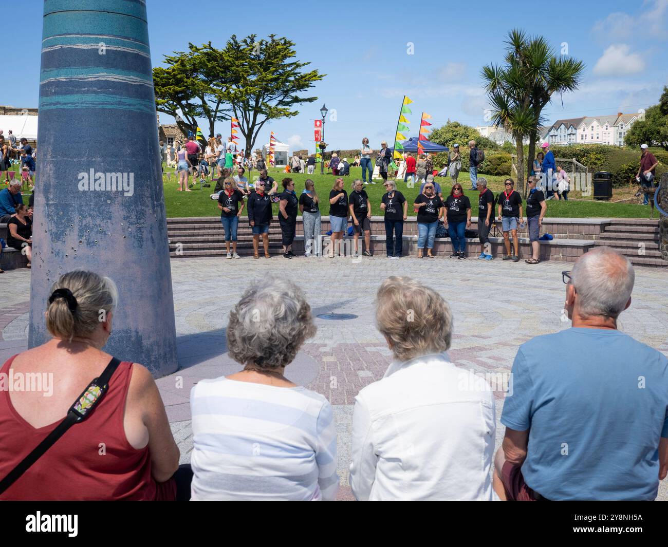 The Barrel Seagals - an all-female shanty singing group, Bude, Cornwall ...