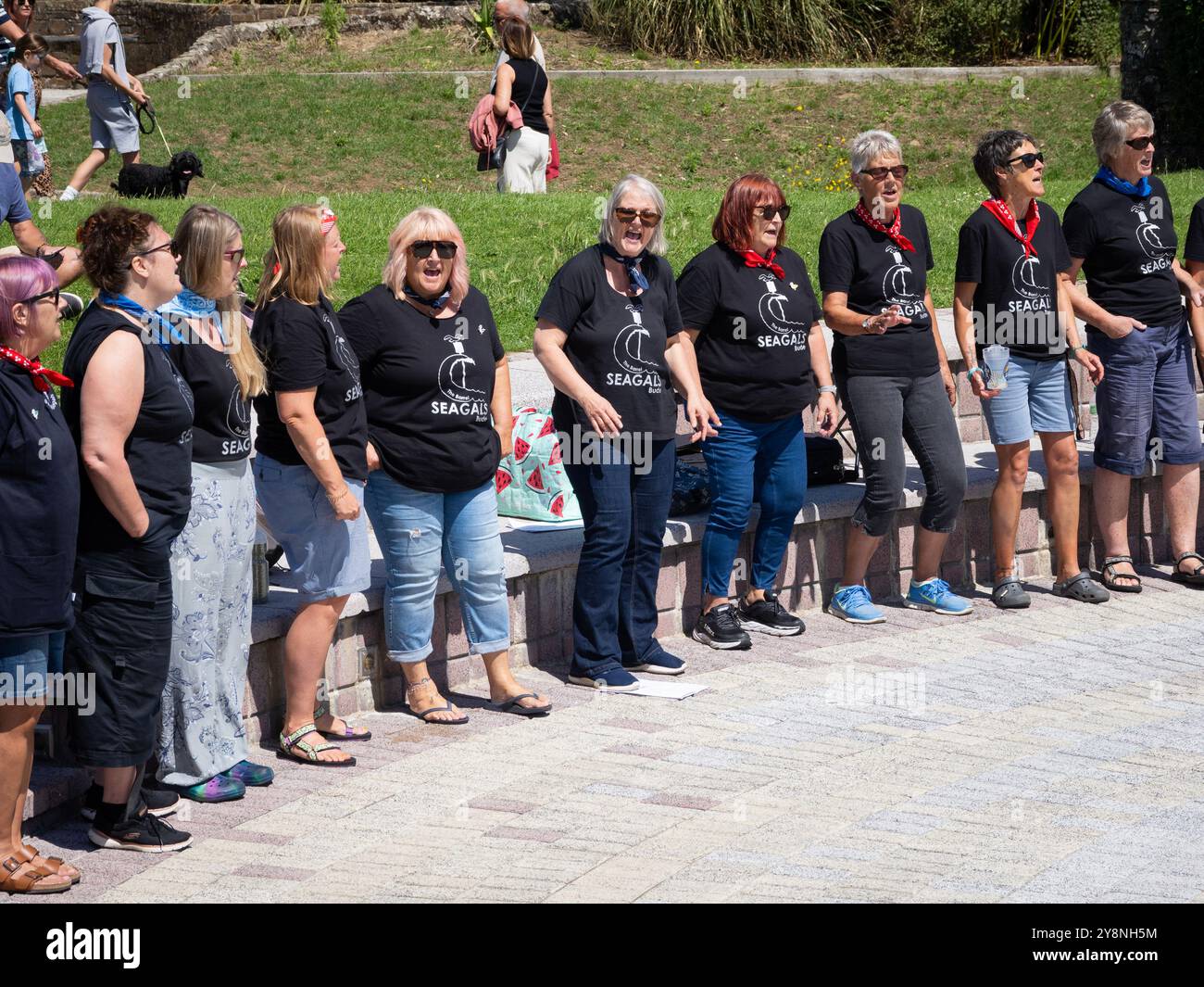 The Barrel Seagals - an all-female shanty singing group, Bude, Cornwall ...