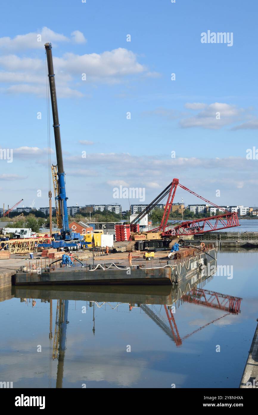 Deployment of a Liebher LR 1400 crane on Williams Shipping WILCARRY ...