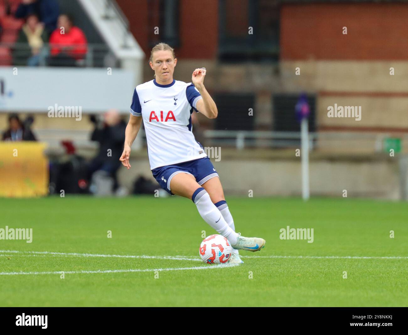 Gaughan Group Stadium, Leyton, London, UK. 6th Oct, 2024. Clare Hunt ...