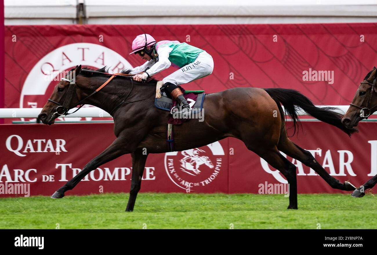Paris , France. Sunday 6th October 2024. Bluestocking and jockey Rossa ...