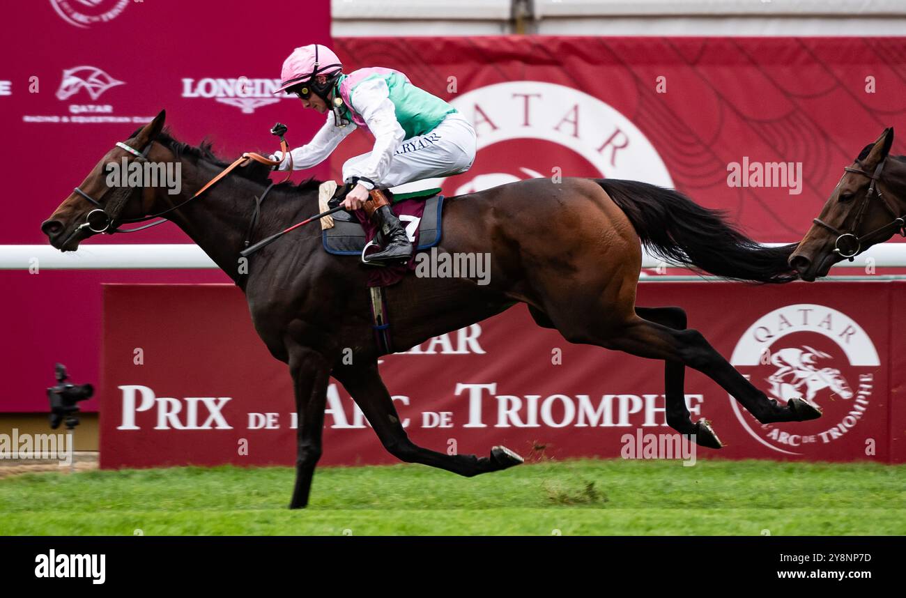 Paris , France. Sunday 6th October 2024. Bluestocking and jockey Rossa ...