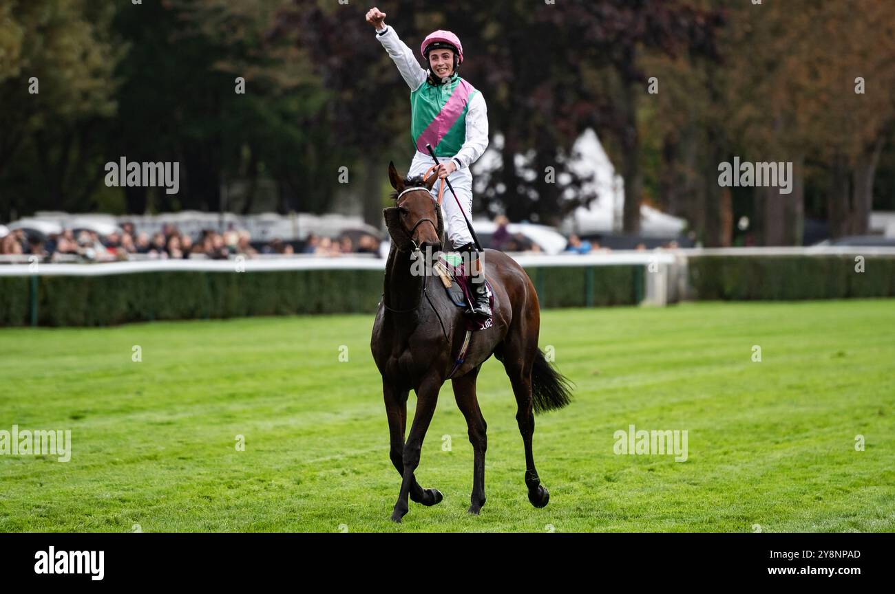 Paris , France. Sunday 6th October 2024. Bluestocking and jockey Rossa ...