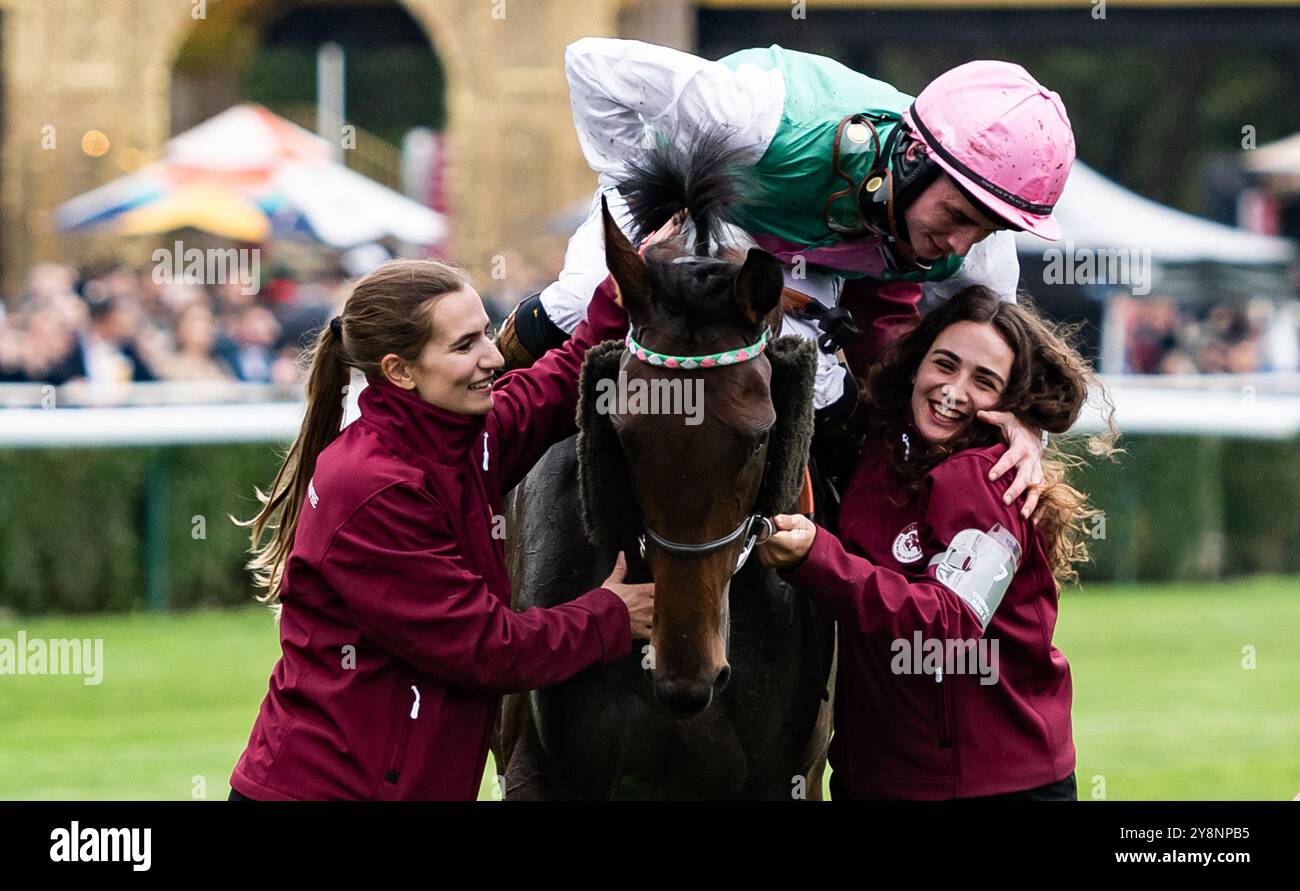Paris , France. Sunday 6th October 2024. Bluestocking and jockey Rossa ...