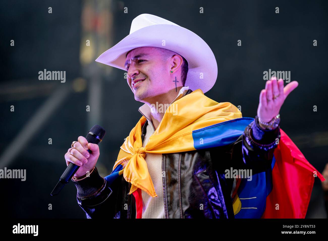 Singer Luis Alfonso during a concert for the Día de la Hispanidad, at ...