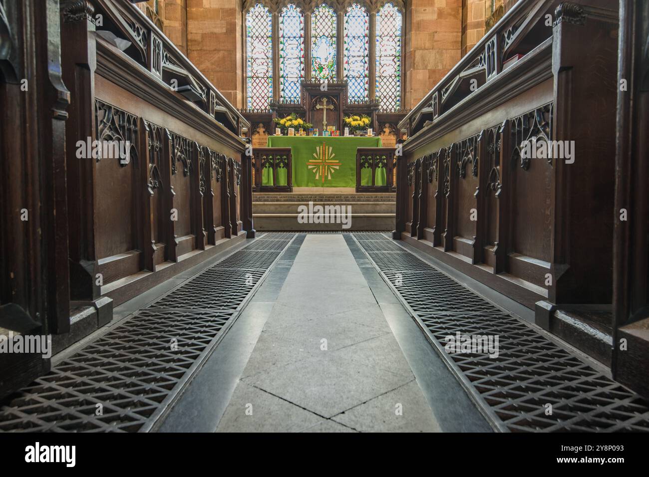 Bench ends hi-res stock photography and images - Alamy