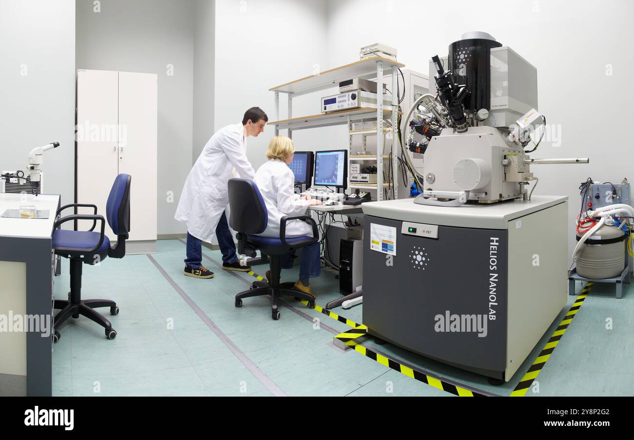 Focused-Ion-Beam FIB Nanofabrication Laboratory, Dual-Beam FIB, Helios ...