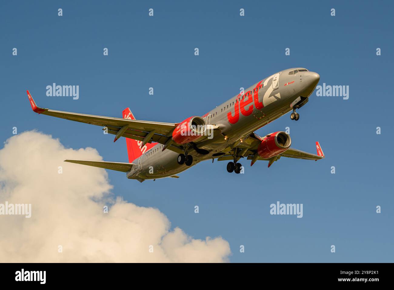 A Jet2 Holidays Boeing 737-800 on final approach to runway 15 ...