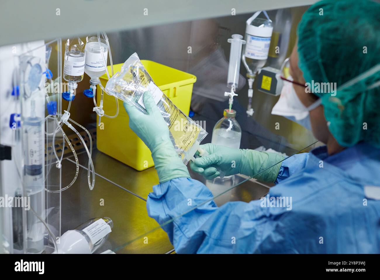 Preparation of drugs in laminar flow hood, epidural anesthesia, Clean ...