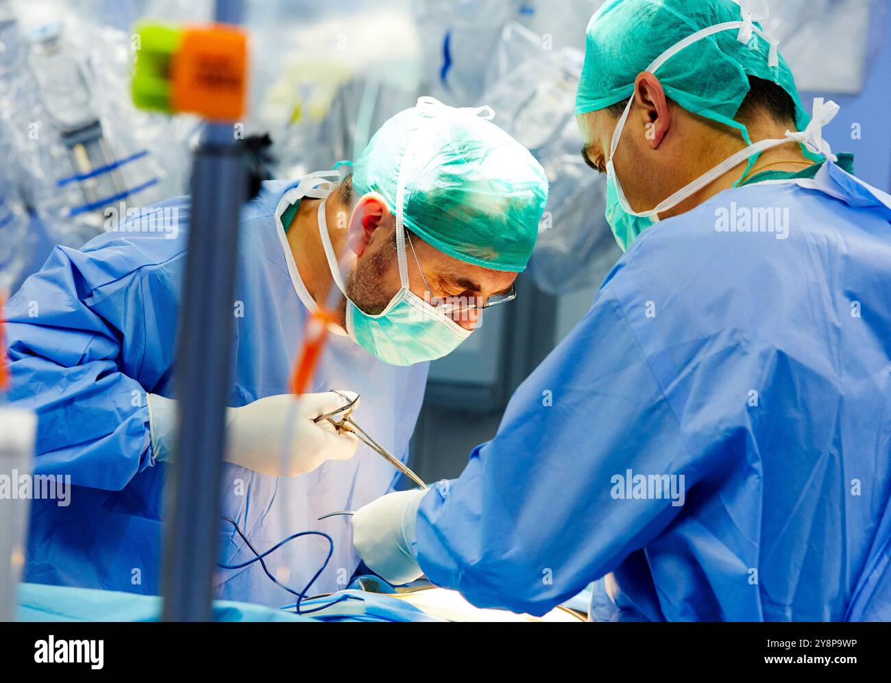 Operating room, Prostate cancer robotic surgery, Da Vinci surgical ...