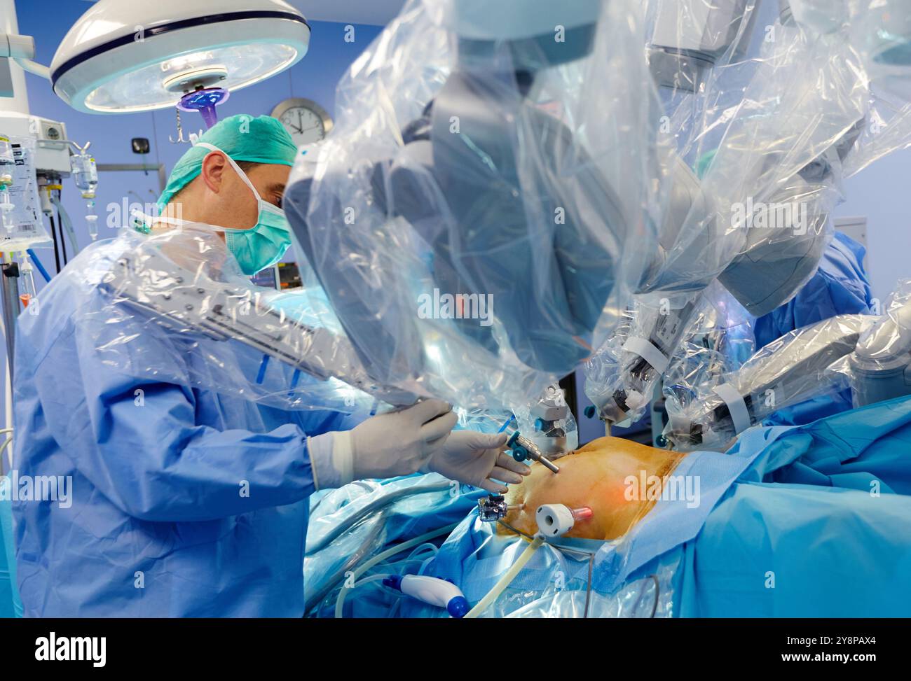 Operating room, Prostate cancer robotic surgery, Da Vinci surgical ...