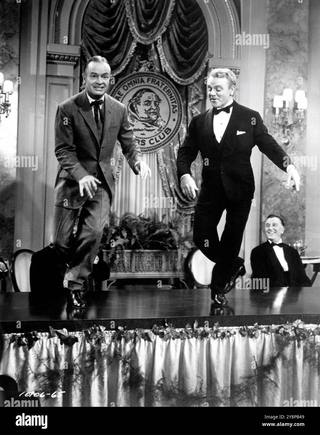 BOB HOPE as Eddie Foy and JAMES CAGNEY as George M. Cohan performing ...