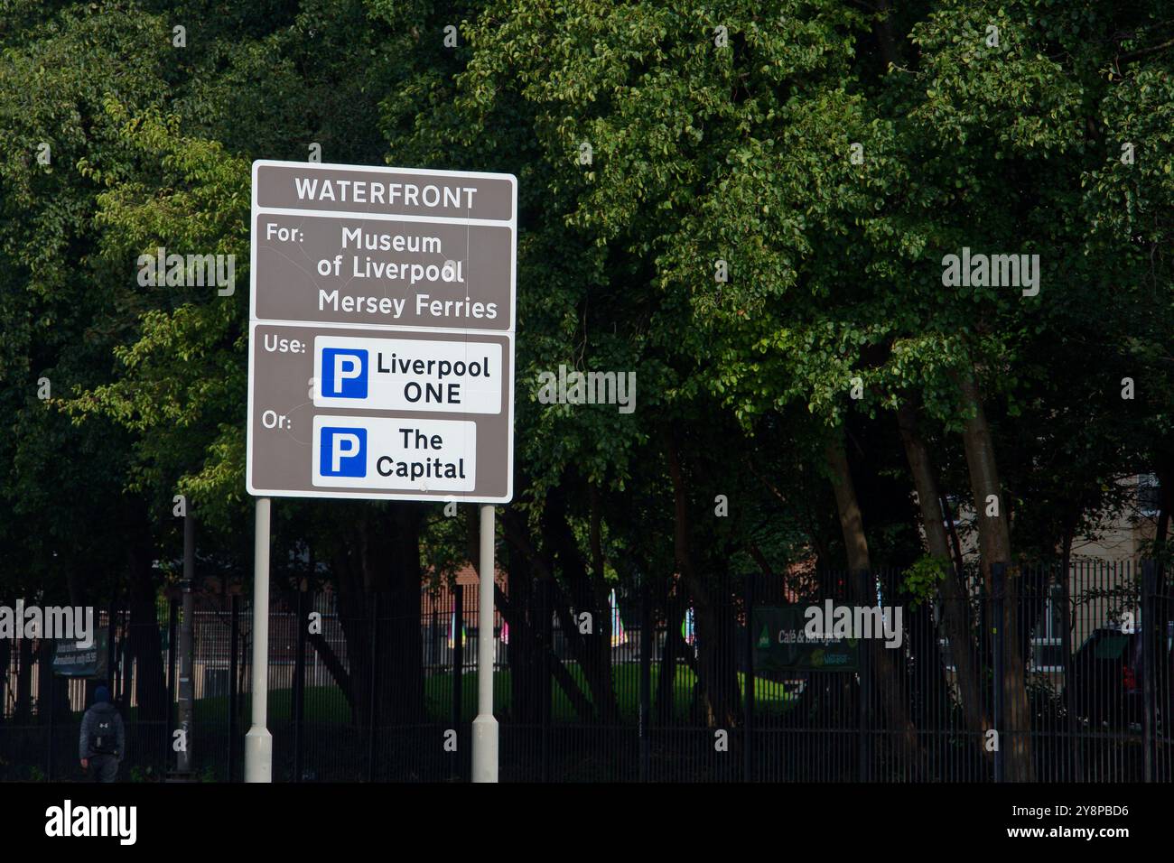 Tourist road sign hi-res stock photography and images - Alamy