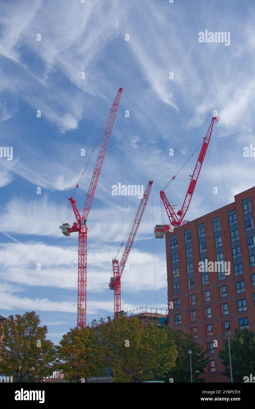 Liverpool dock crane hi-res stock photography and images - Alamy