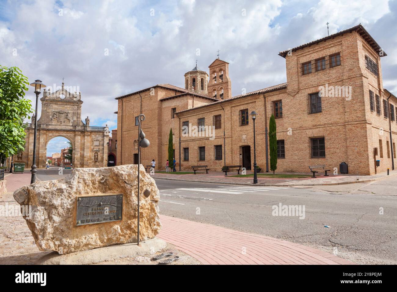 Monasterio de santa cruz sahagún hi-res stock photography and images ...