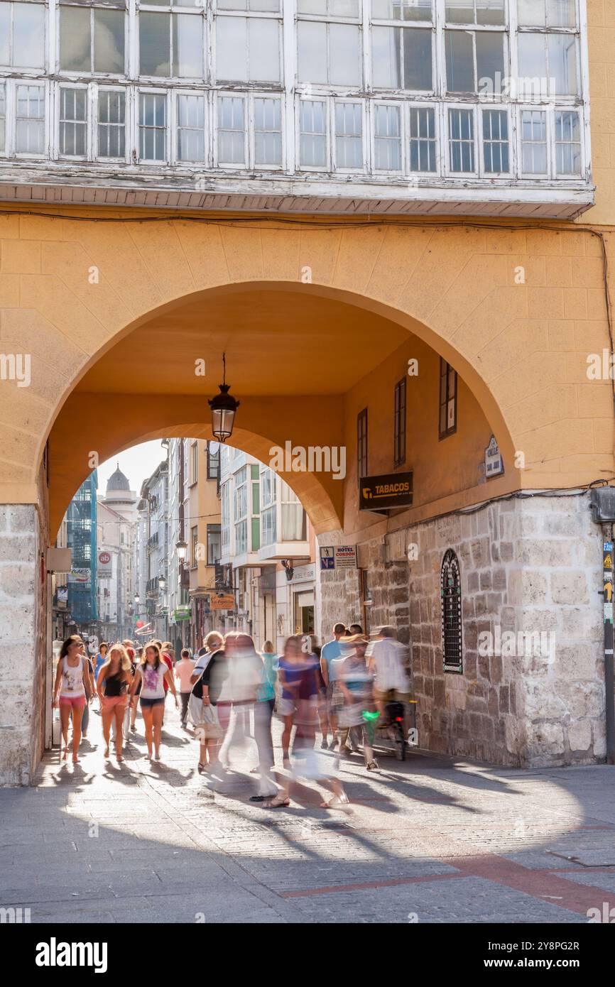 Arch of San Juan in Burgos city, Way of St. James, Burgos, Spain Stock ...