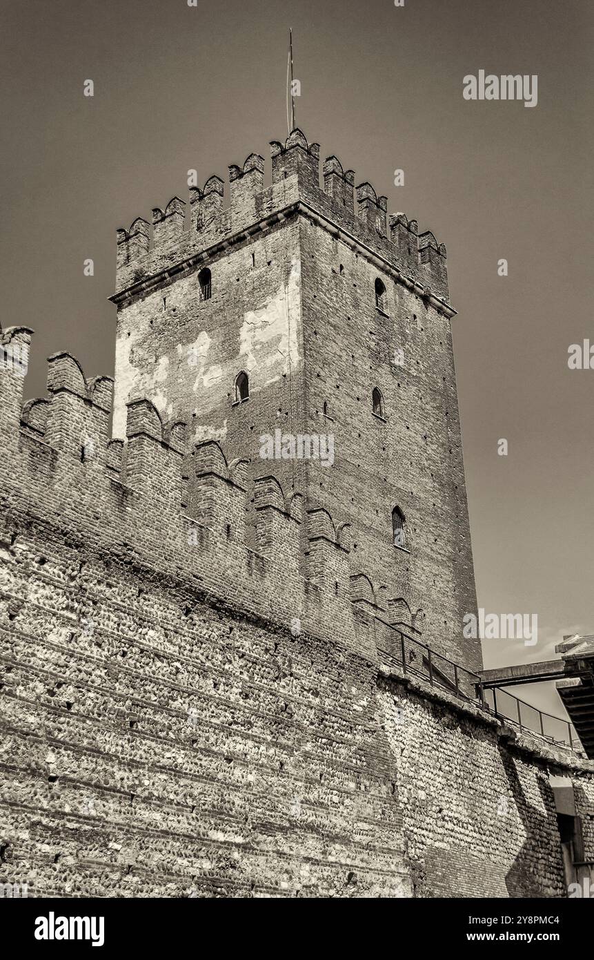 View of Castelvecchio, aka Scaliger Castle, iconic landmark in Verona ...