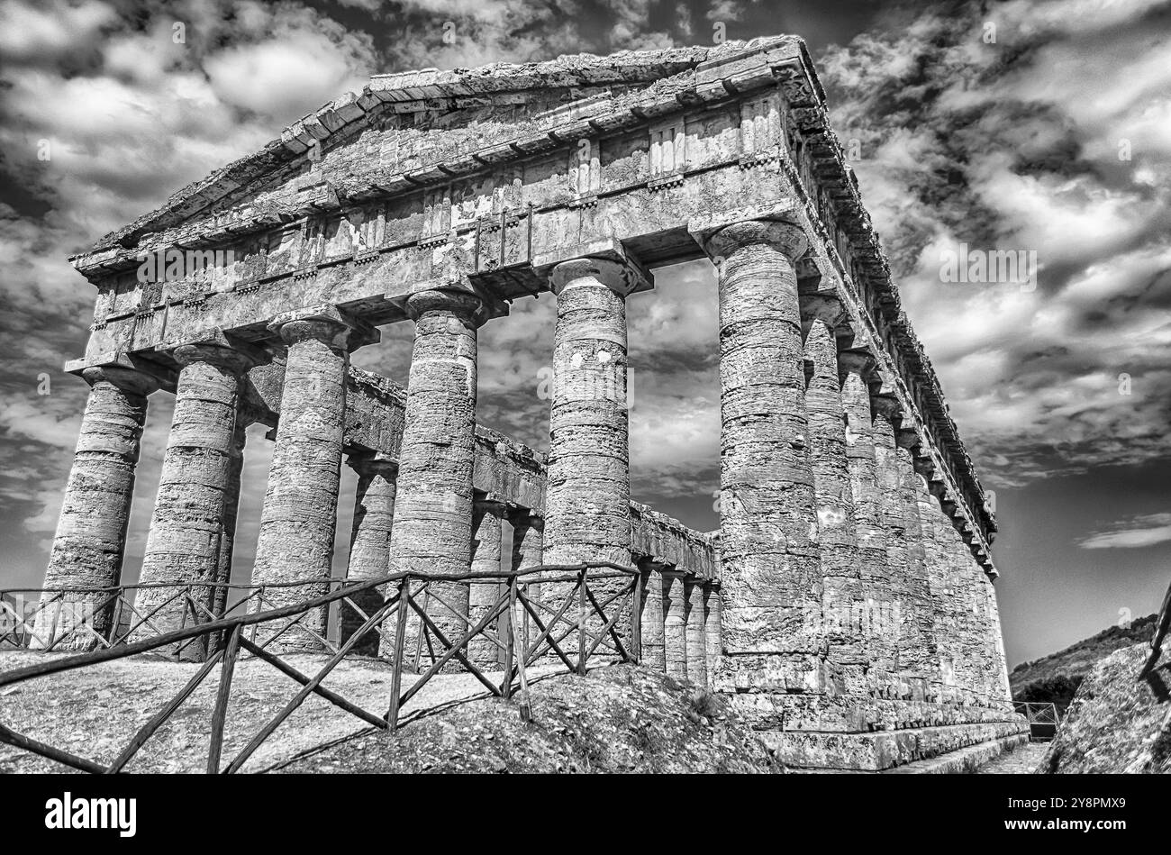 Well preserved ruins in Black and White Stock Photos & Images - Alamy