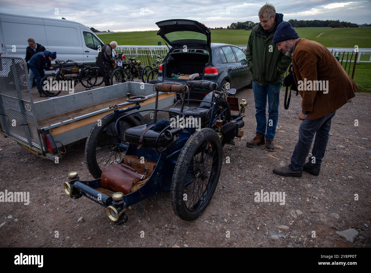 Epsom, UK. 06th Oct, 2024. Veteran motorcycle enthusiasts look at a ...