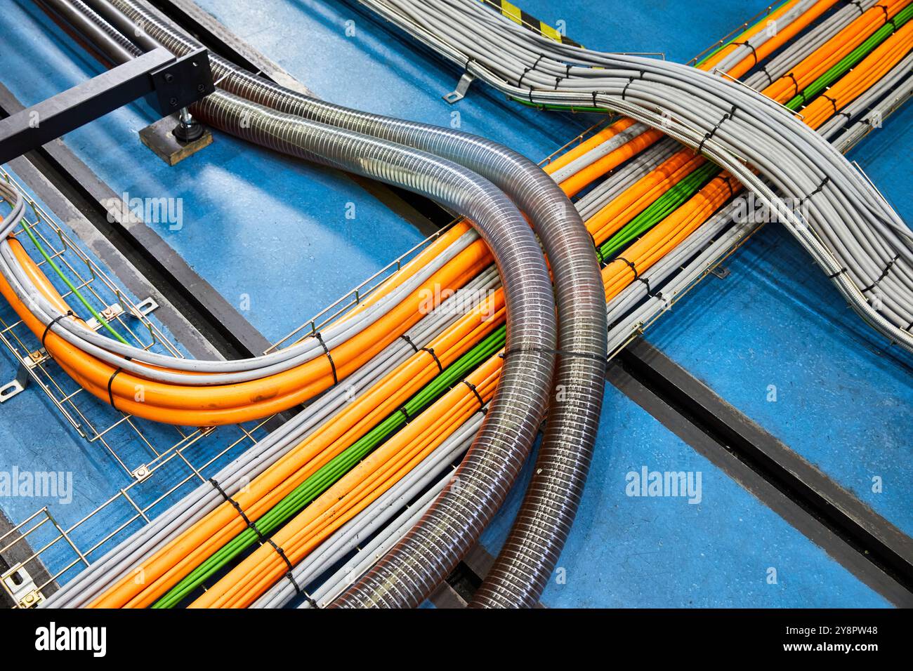 Electrical wiring of Machining Center, Mechanical Metal Industry ...